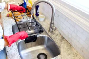 How To Clean Outside Bottom Of Pots And Pans