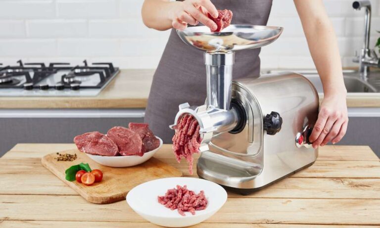 How To Use A Meat Grinder - House Arctic