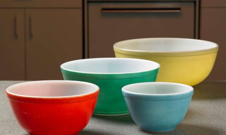 How To Clean Vintage Pyrex Mixing Bowls - House Arctic